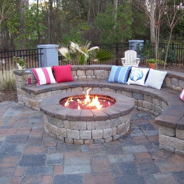 16 Bonfire Ideas to Create in Your Backyard - 16 Bonfire Ideas to ...
